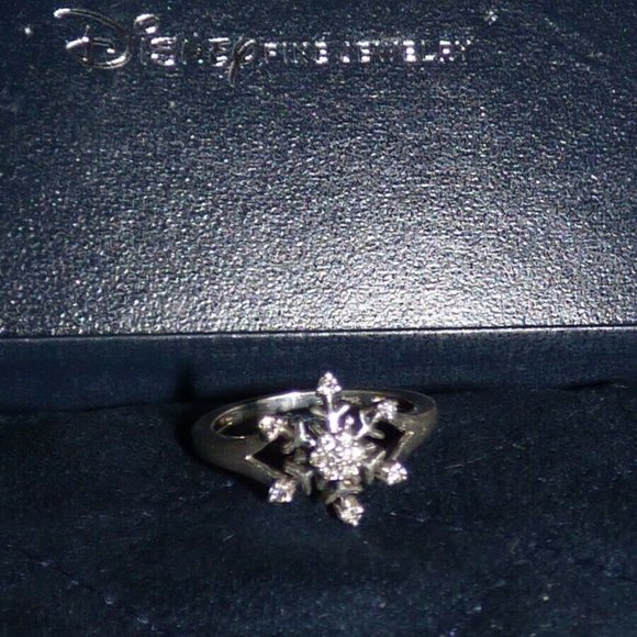 Disney | Jewelry | 6ctw Enchanted Disney Diamond Elsa Frozen Snowflake ...